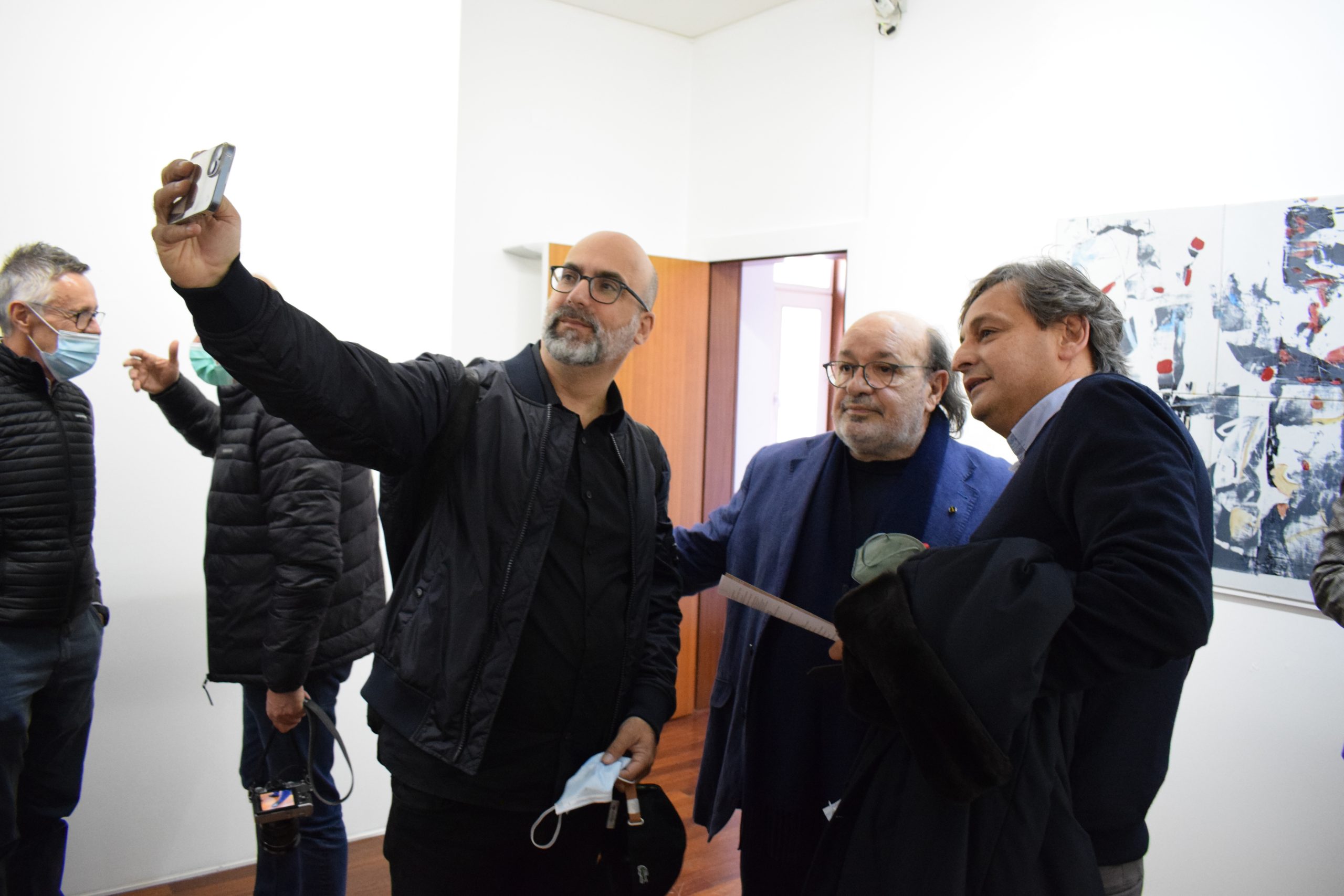 "Pedaços do Silêncio" de Mário Rocha apelam a "reflexão profunda" sobre ...