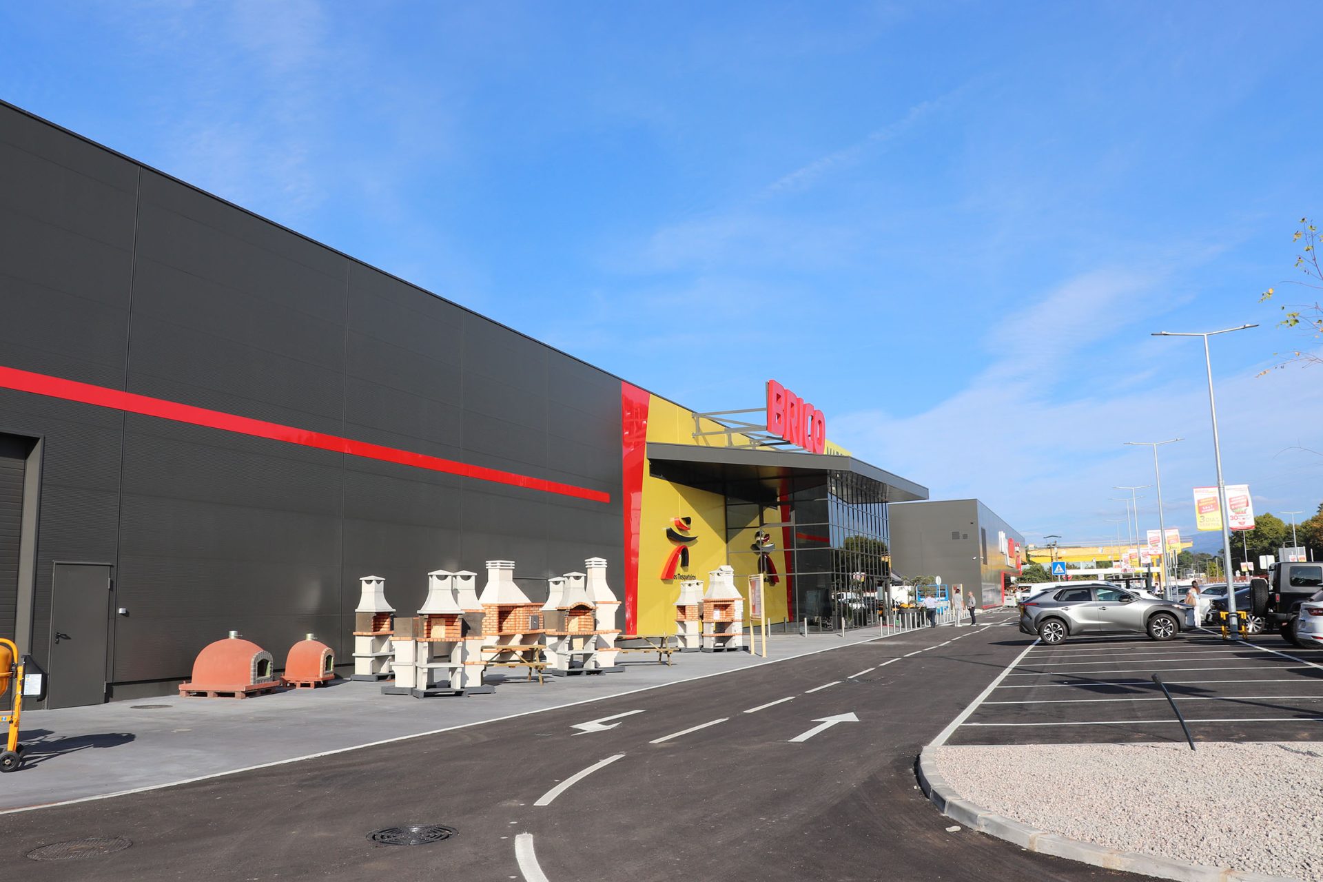 Bricomarché abre em Monção e cria 21 postos de trabalho - Semanário ...