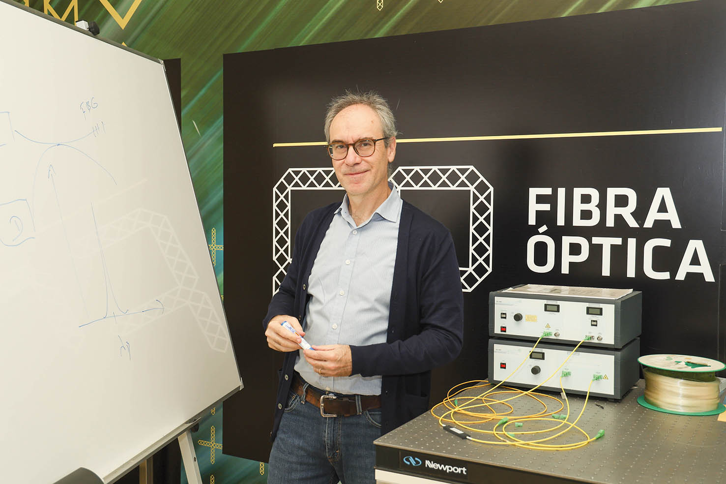 Vianense Gaspar Mendes Rego é um dos investigadores de Física mais ...